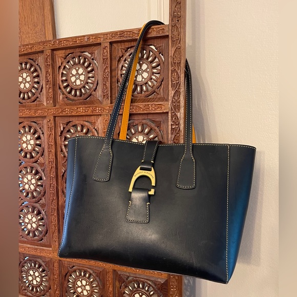 Dooney & Bourke | Bags | Dooney Bourke Florentine Small Shannon Tote ...